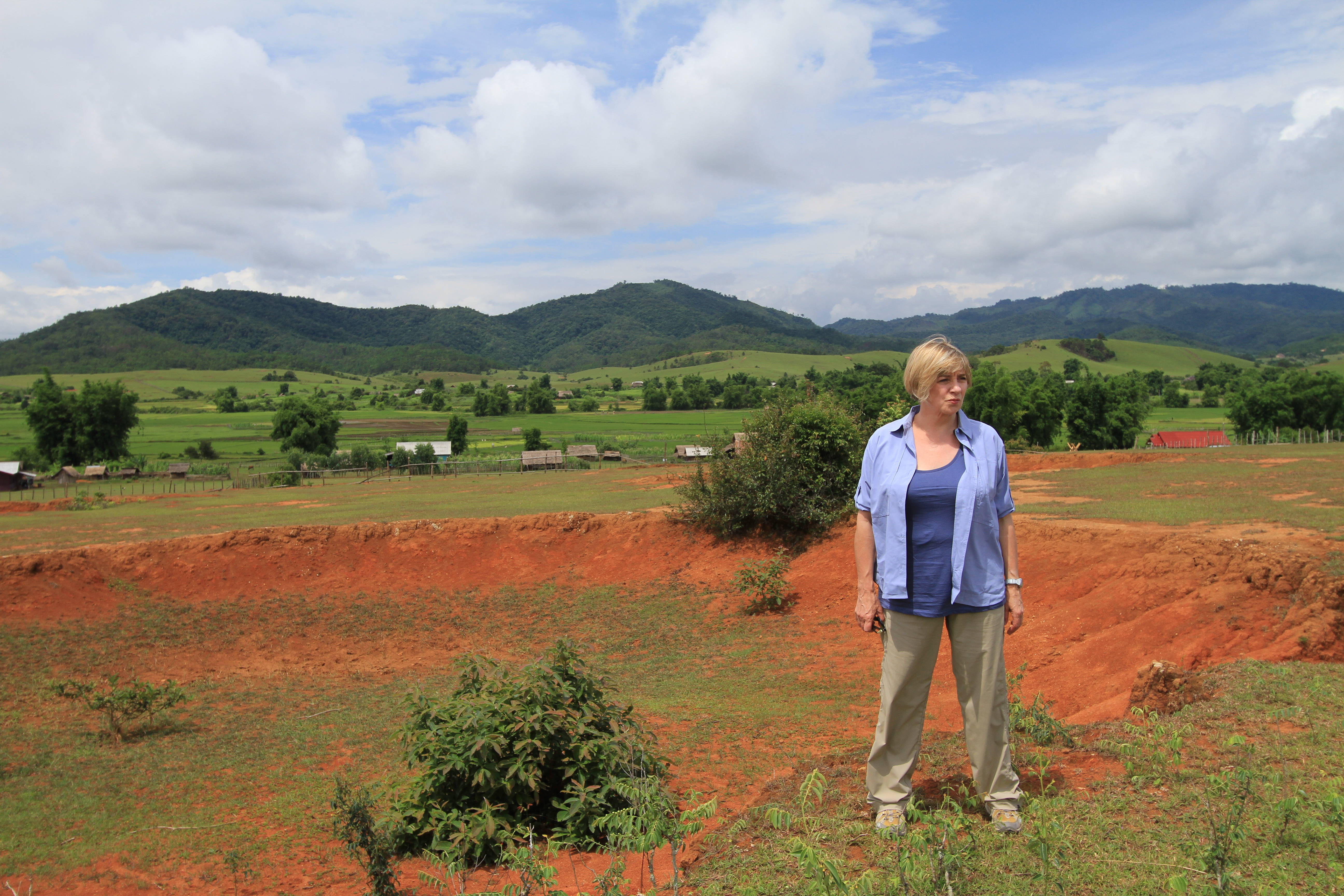 Comedy legend Victoria Wood’s funeral held in London | AK Lander